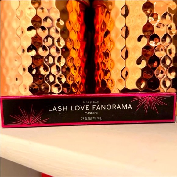 Mary Kay | Makeup | Mary Kay Lash Love Fanorama Mascara In I Love Black ...